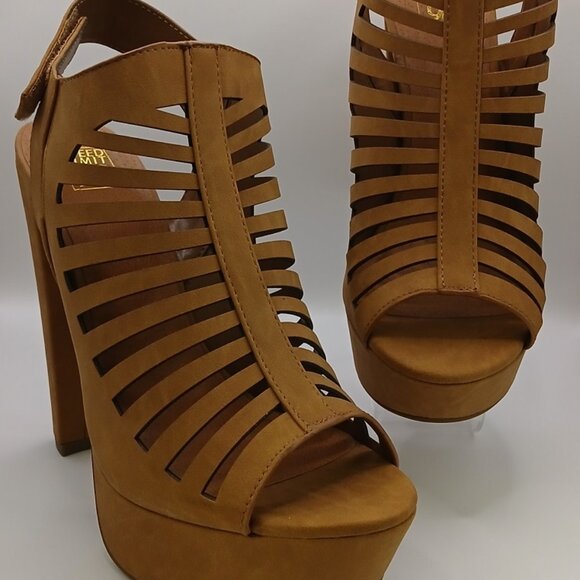 Speed Limit 98 | Shoes | Speed Limit 98 Manji Cutout Stack Heel Shoes M ...
